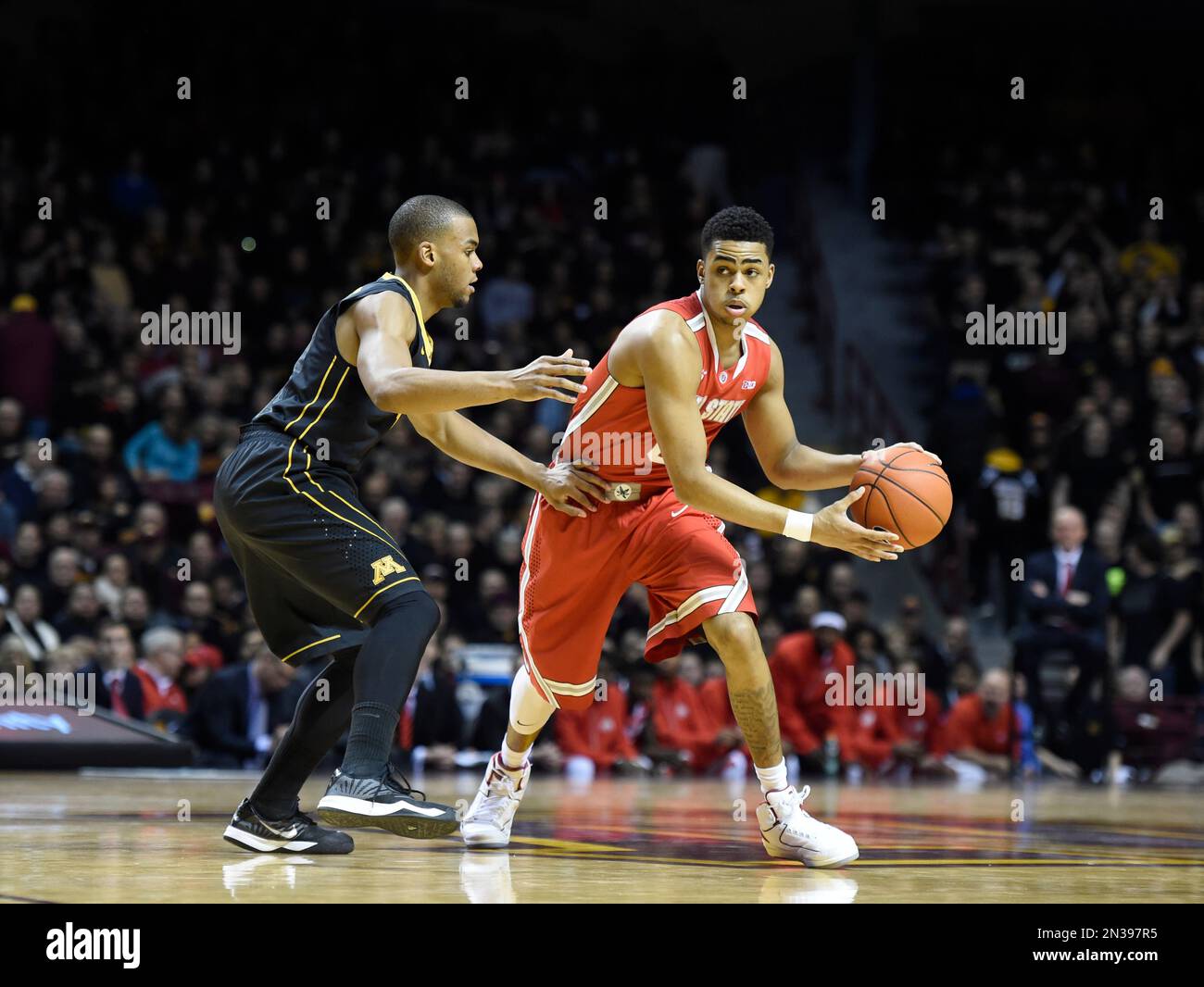 Minnesota guard Andre Hollins (1) defends Ohio State guard D'Angelo ...