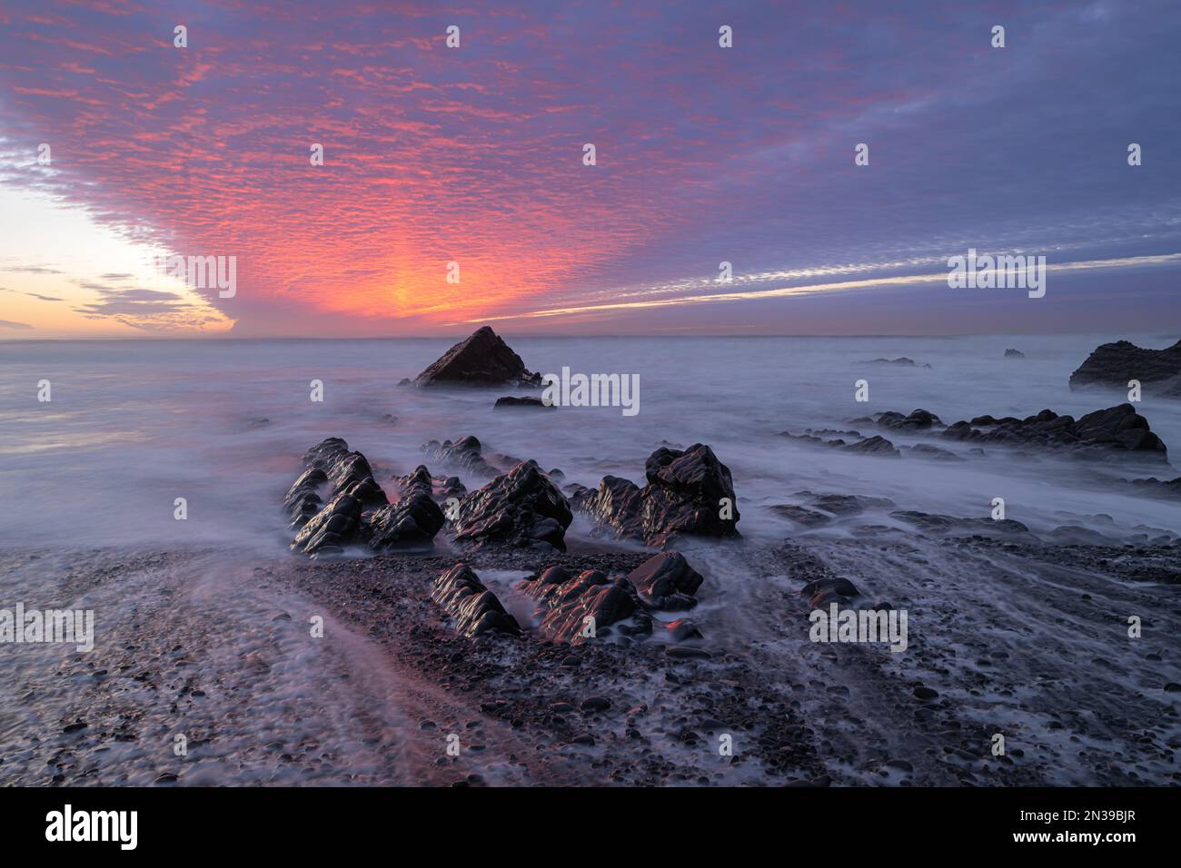 Sandymouth Bay, Bude, Cornwall, UK. 7th Feb, 2023. UK Weather: A ...