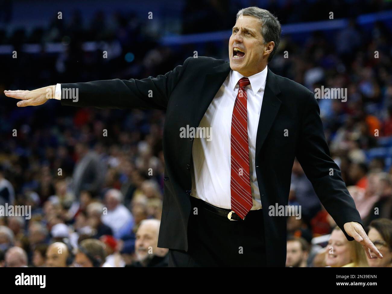 Washington Wizards head coach Randy Wittman reacts during the second ...