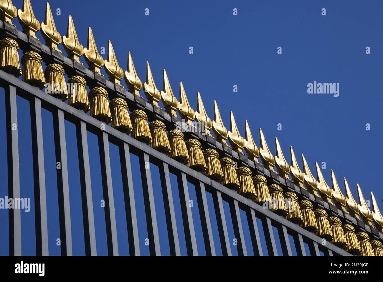 Paris wrought iron fence hi-res stock photography and images - Alamy