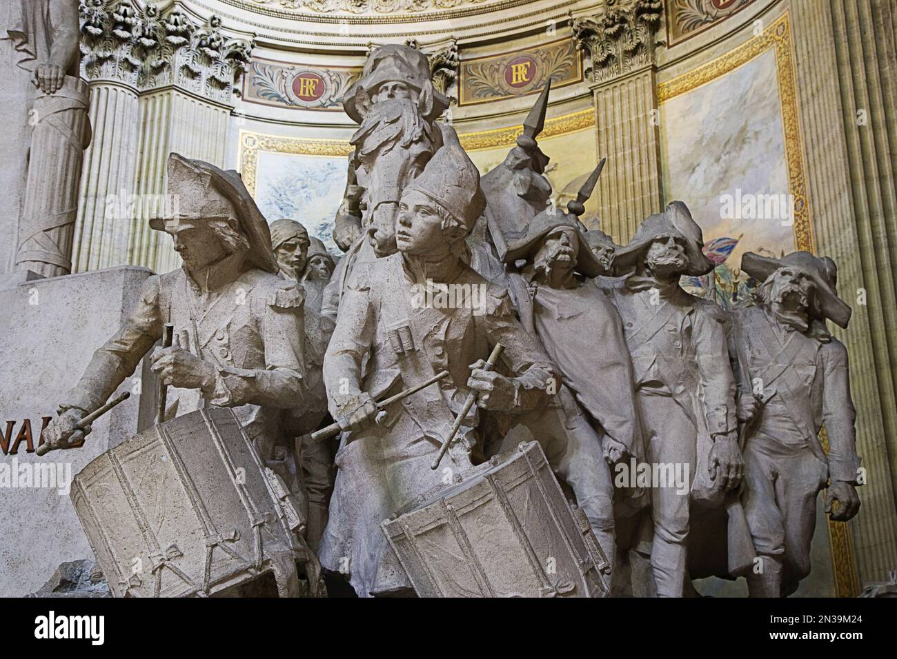 France sculpture soldier statue hi-res stock photography and images - Alamy