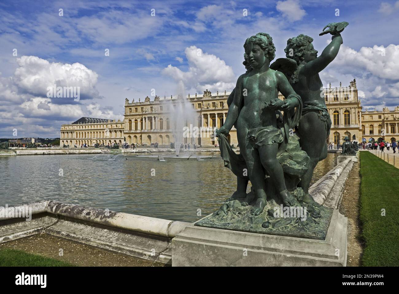 Famous statue landmark in images hi-res stock photography and images ...
