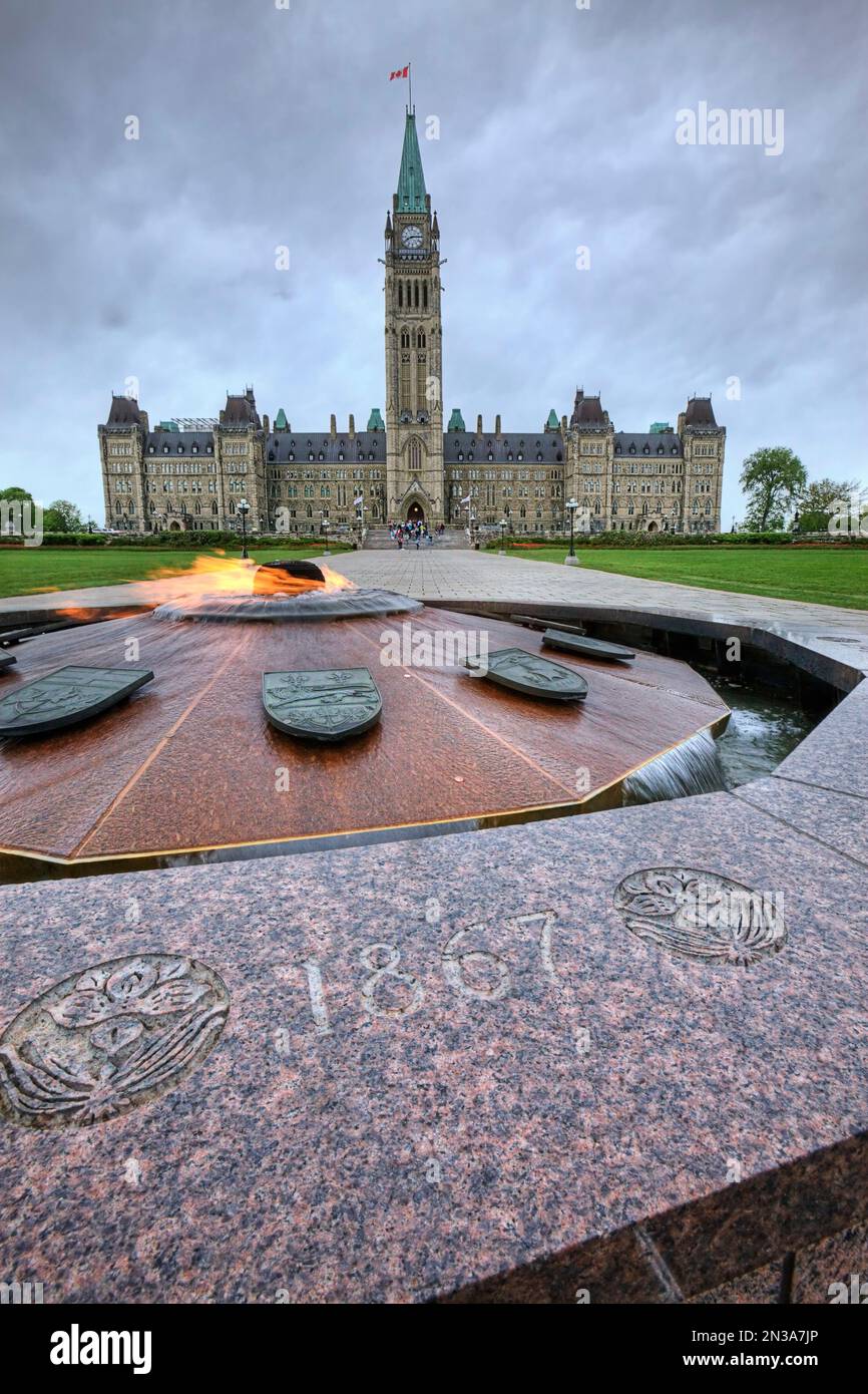 Centennial Flame and Parliament Building, Parliament Hill, Ottawa ...