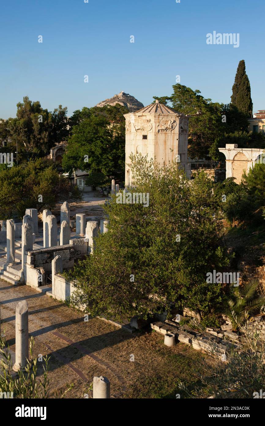 Ancient roman tower images hi-res stock photography and images - Alamy