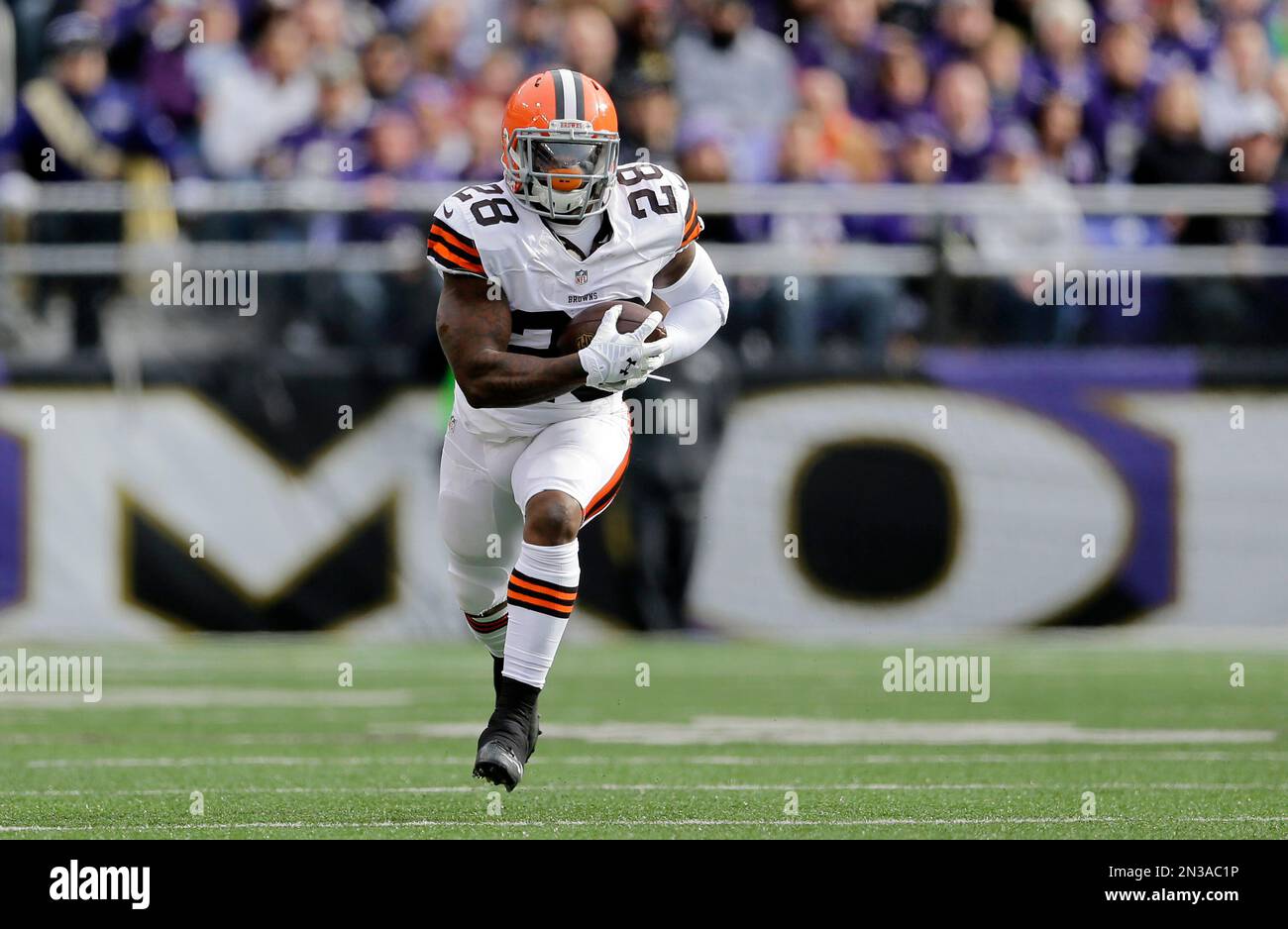 Cleveland Browns running back Terrance West rushes the ball in the ...