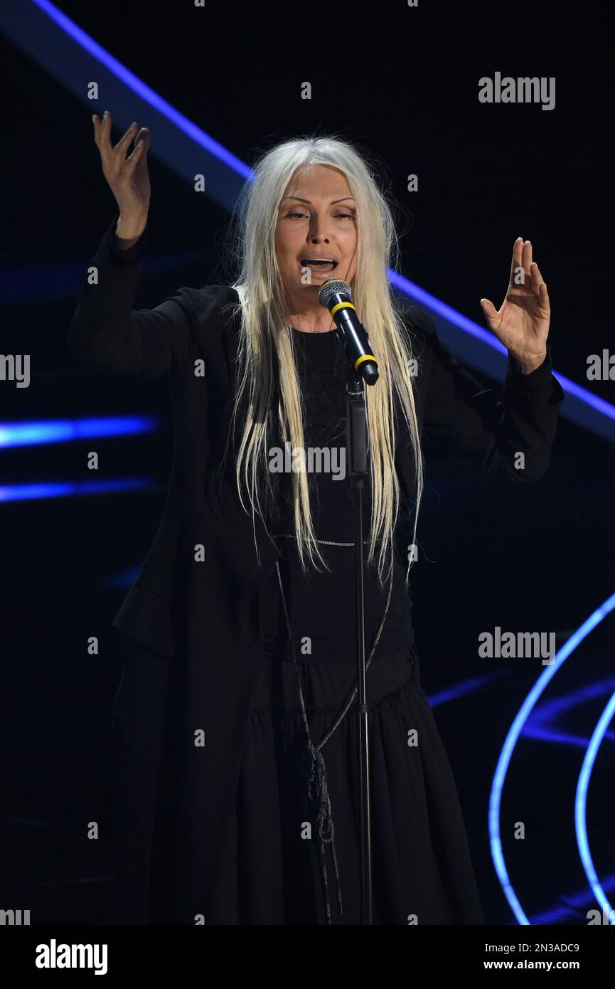 Anna oxa sanremo hi-res stock photography and images - Alamy