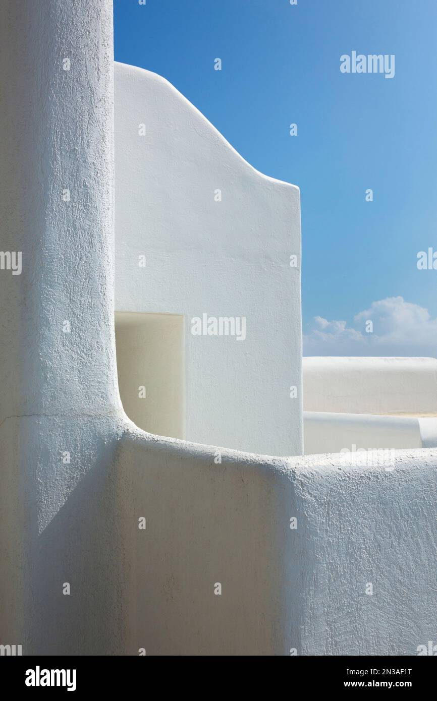 Traditional whitewashed building buildings hi-res stock photography and ...