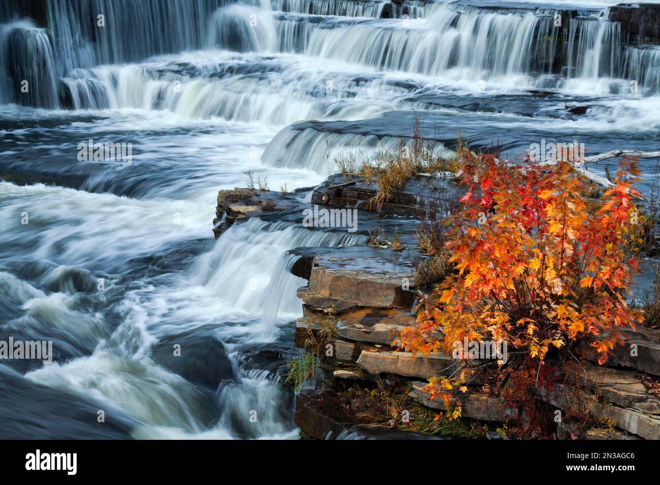 Waterfall mississippi river ontario canada hi-res stock photography and images - Alamy