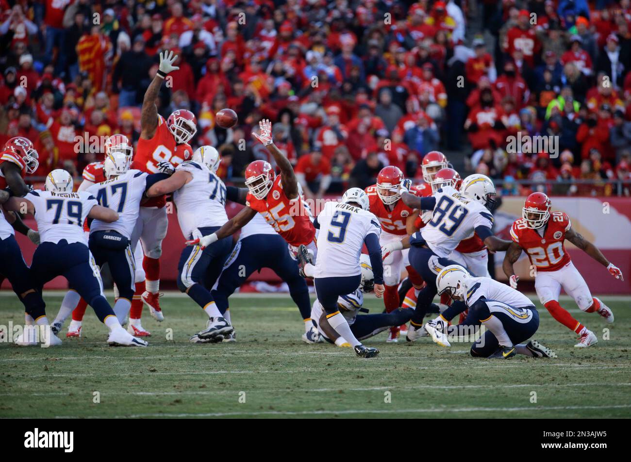 San Diego Chargers kicker Nick Novak (9) misses a 53 foot field goal ...