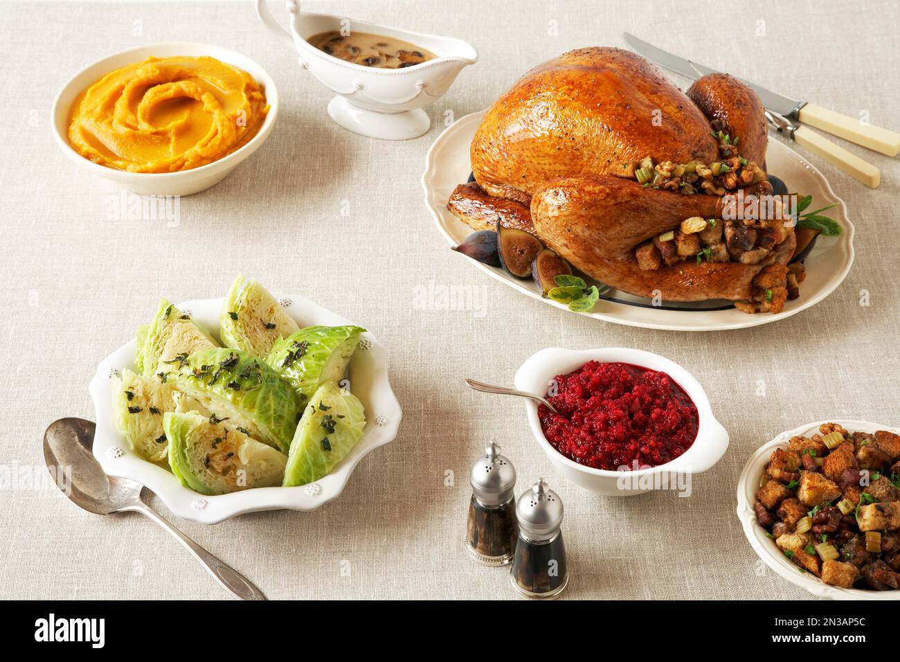 Thanksgving table hi-res stock photography and images - Alamy