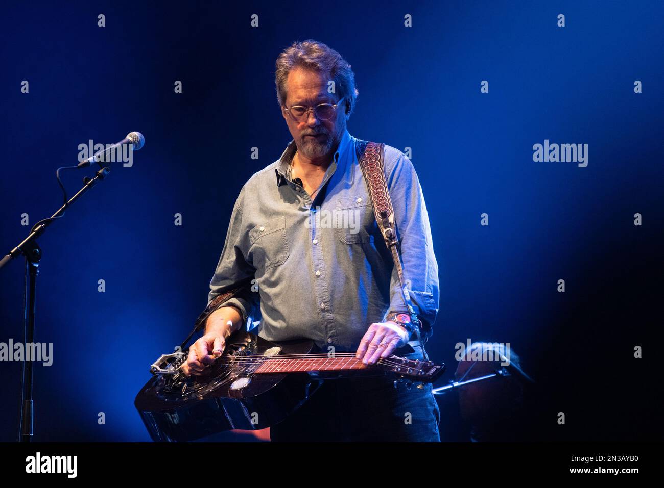 Glasgow Scotland. 19 January 2023. Jerry Douglas, American dubro master ...