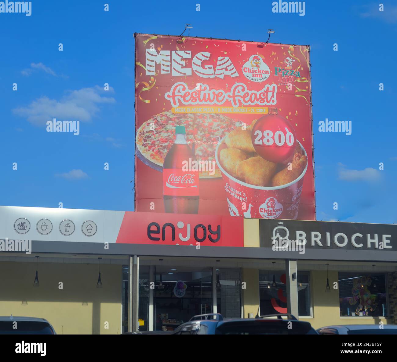 Chicken inn hi-res stock photography and images - Alamy