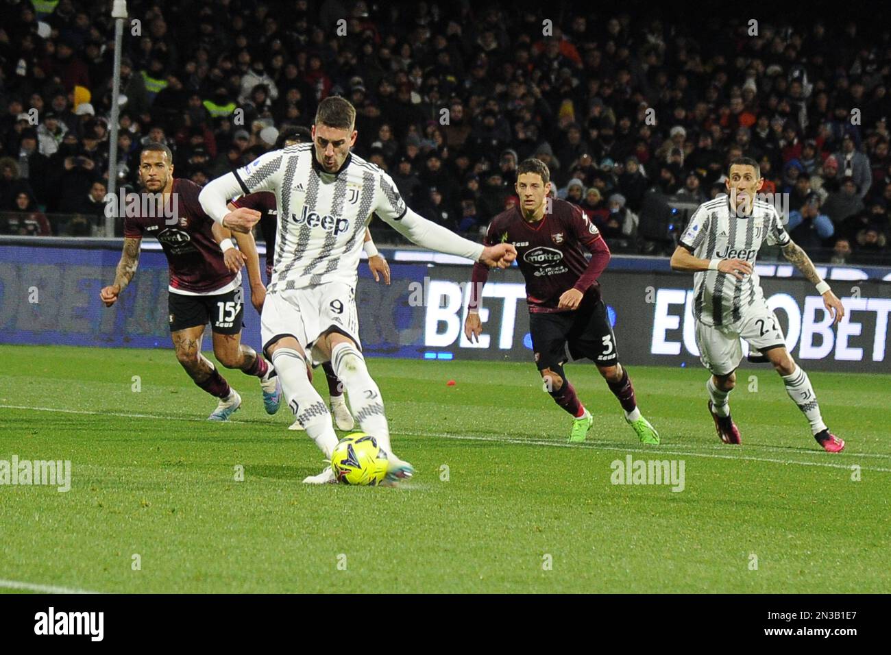 Dusan Vlahovic of Juventus FC convert the penalty kick during the Serie ...