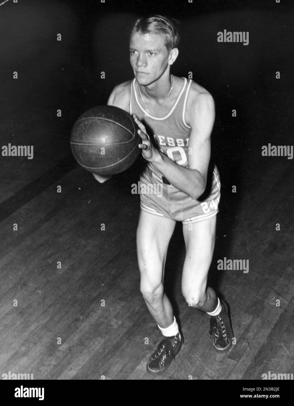 FILE - This Dec. 23, 1944, file photo, shows Tennessee's Paul Walther ...