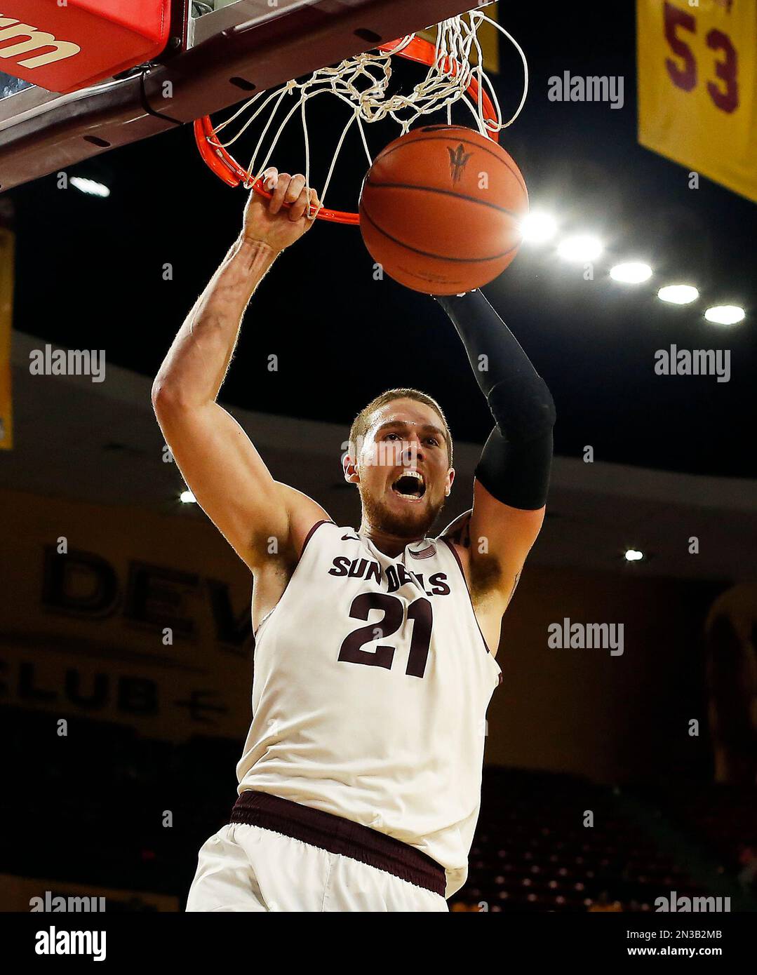 Arizona State forward Eric Jacobsen (21) dunks during the second half ...
