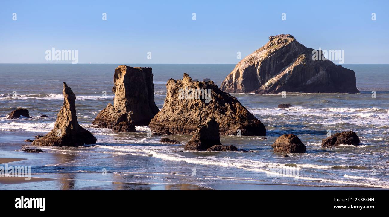 Sunny afternoon, Bandon Beach, Oregon, USA Stock Photo - Alamy