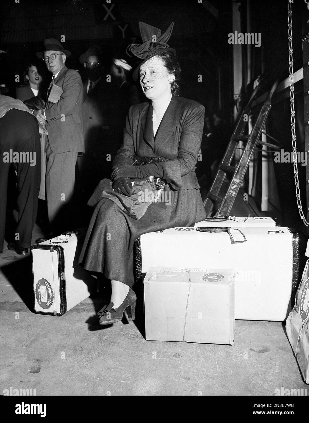 Gloria Morgan Vanderbilt, mother of Gloria Vanderbilt, sits on her ...