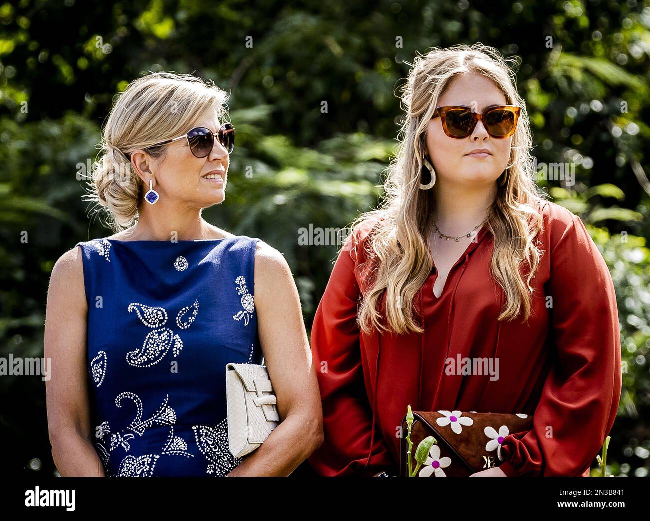 PHILIPSBURG - Queen Maxima and Princess Amalia during a visit to a ...
