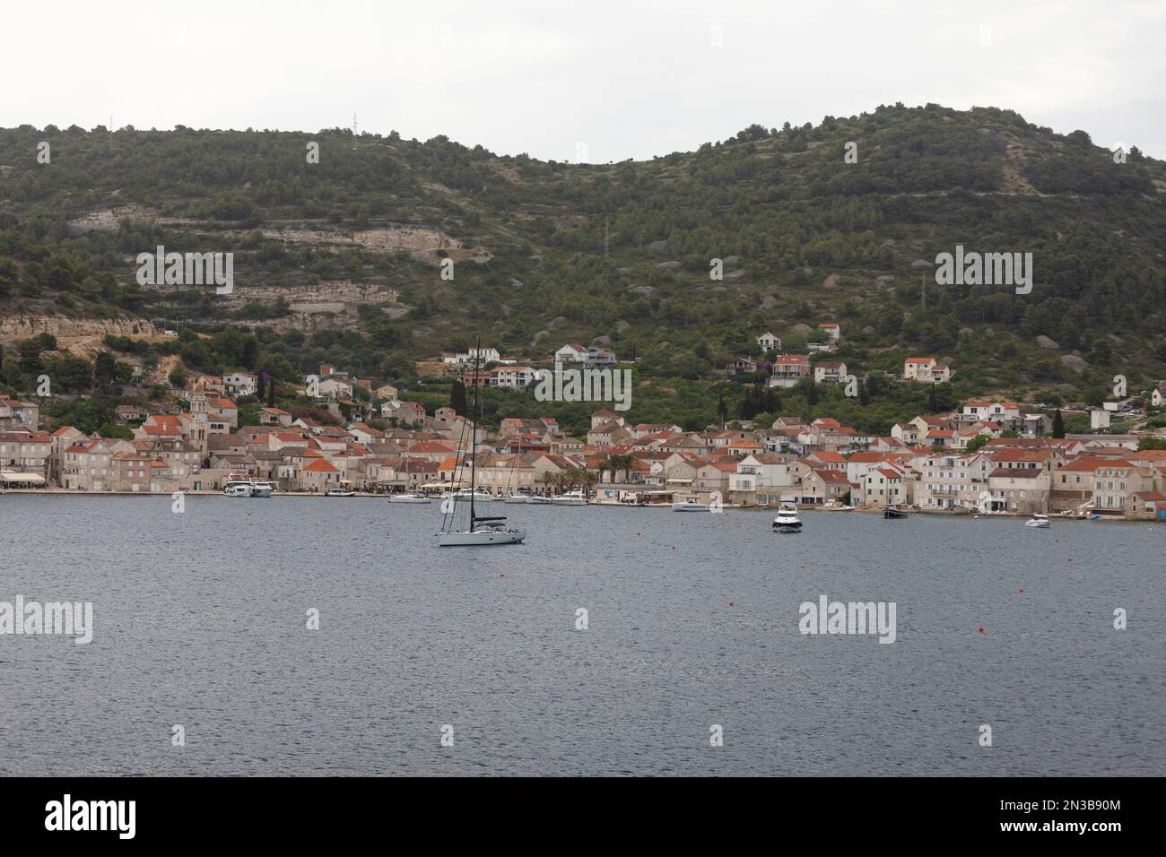 VIS ISLAND, CROATIA, EUROPE - Waterfront in harbor, town of Vis Stock ...