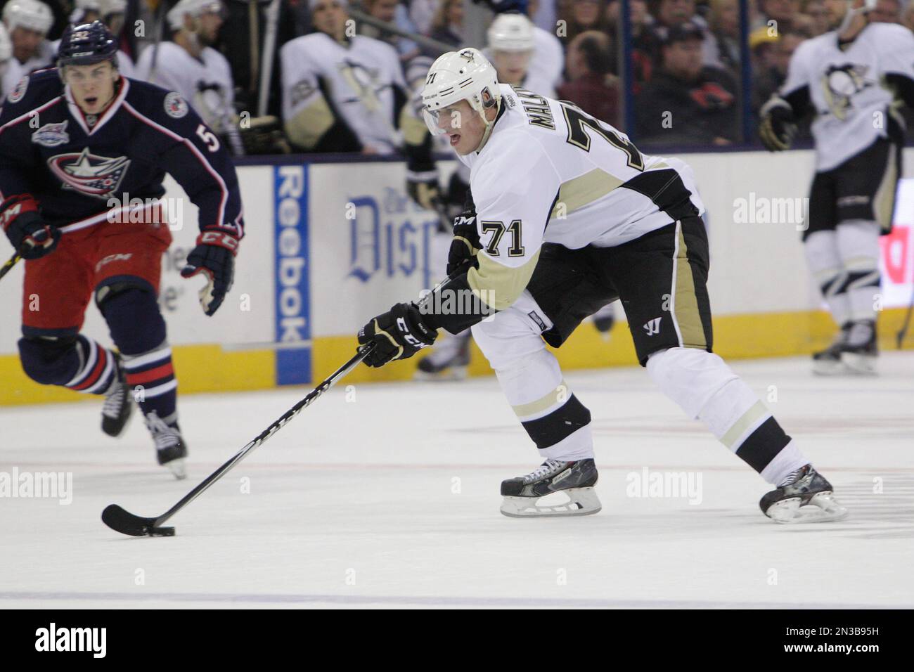 Pittsburgh Penguins' Evgeni Malkin, of Russia, plays against the ...