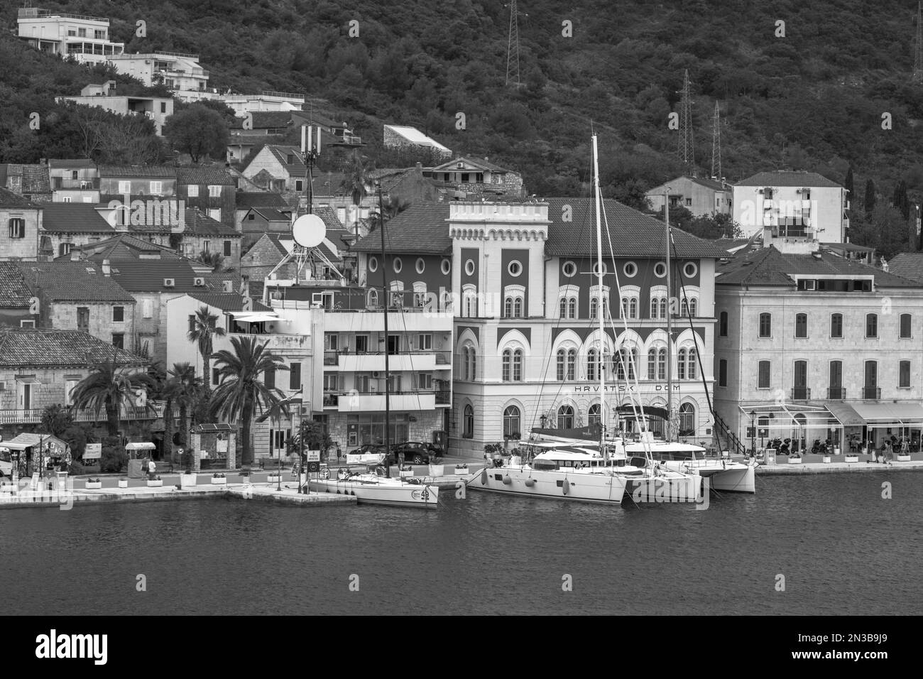 VIS ISLAND, CROATIA, EUROPE - Waterfront in harbor, town of Vis Stock ...