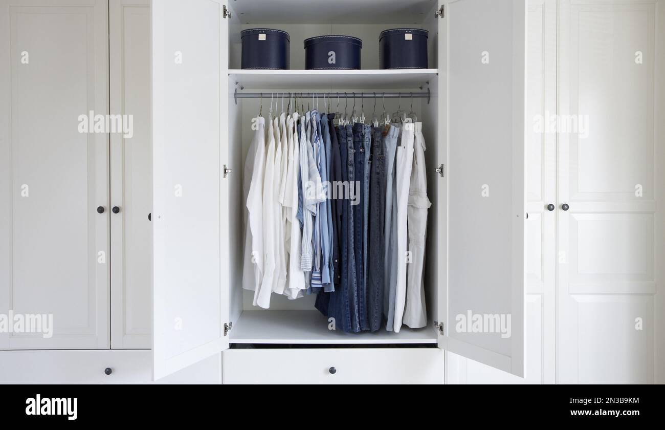 Men's changing room door hi-res stock photography and images - Alamy