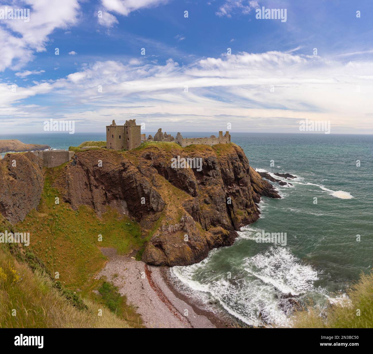 DUNNOTTAR CASTLE, SCOTLAND - Dunnottar Castle, a ruined medieval ...