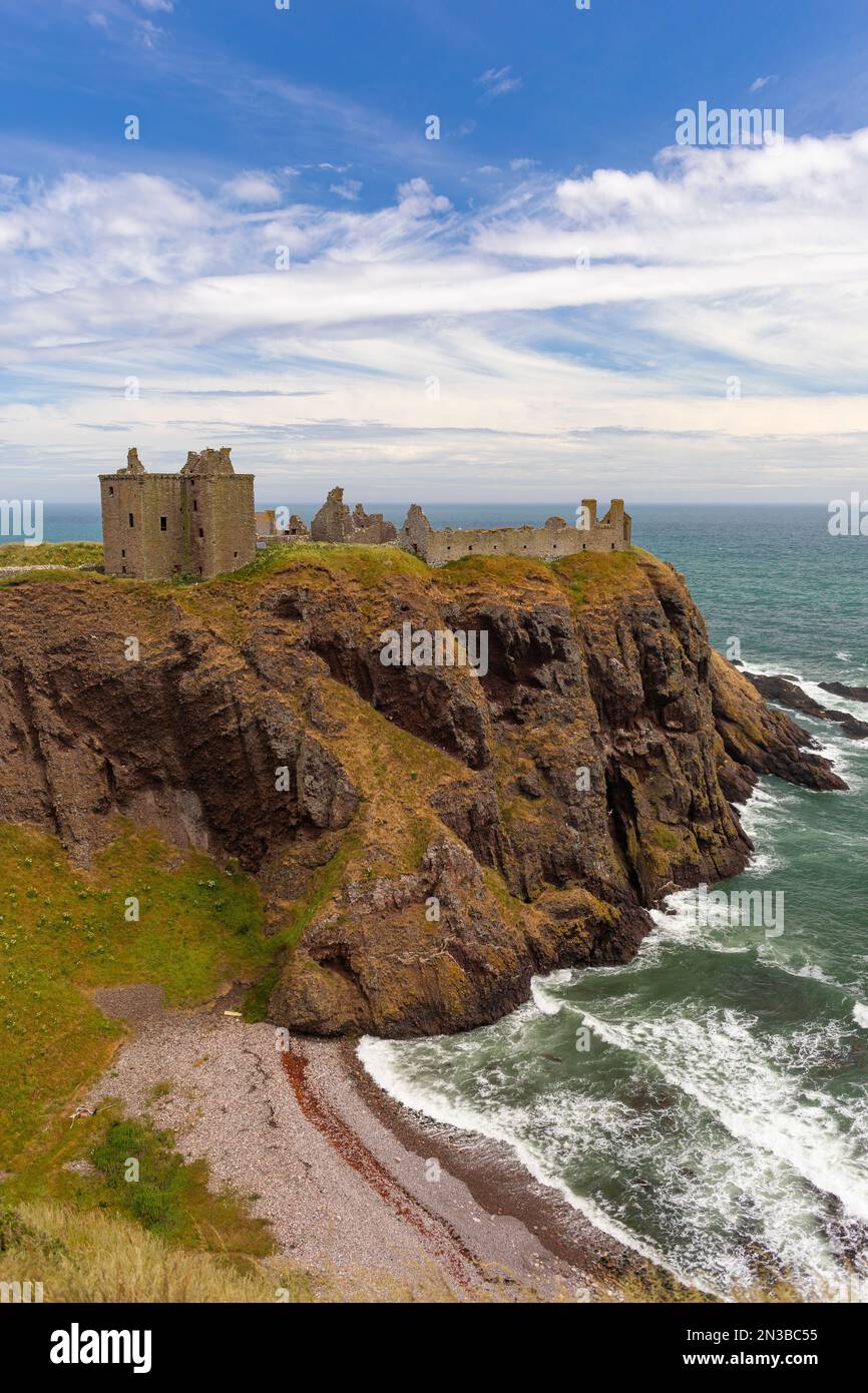 DUNNOTTAR CASTLE, SCOTLAND - Dunnottar Castle, a ruined medieval ...