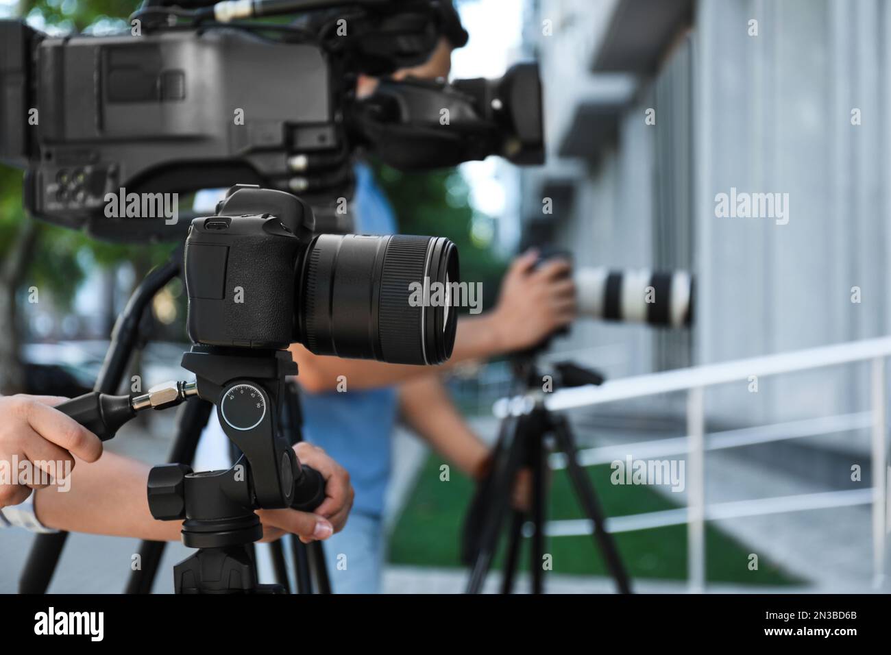 Operators working operator hi-res stock photography and images - Alamy