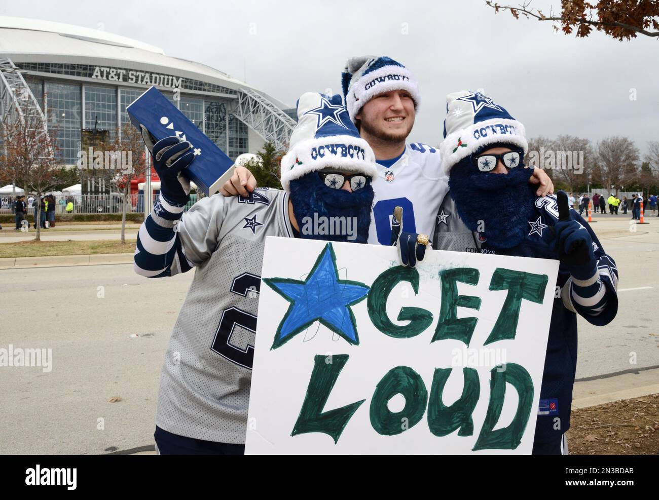Steven Saucedo, left, and his brother Christopher, right, of San ...