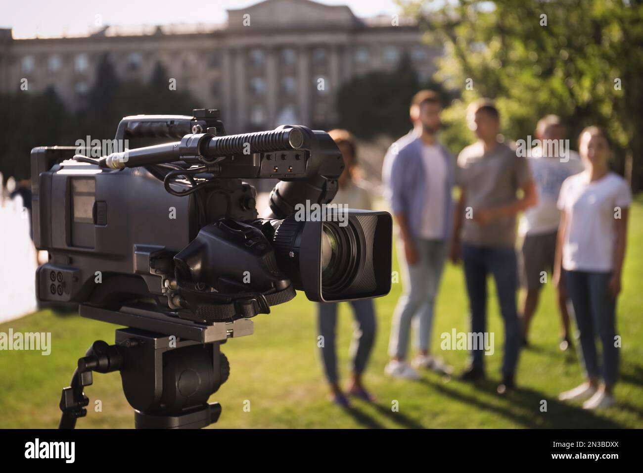 Camera viewfinder live filming hi-res stock photography and images - Alamy