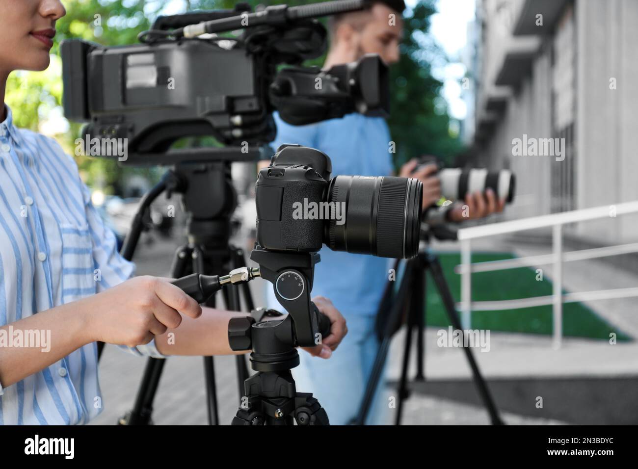 Camera operators hi-res stock photography and images - Alamy