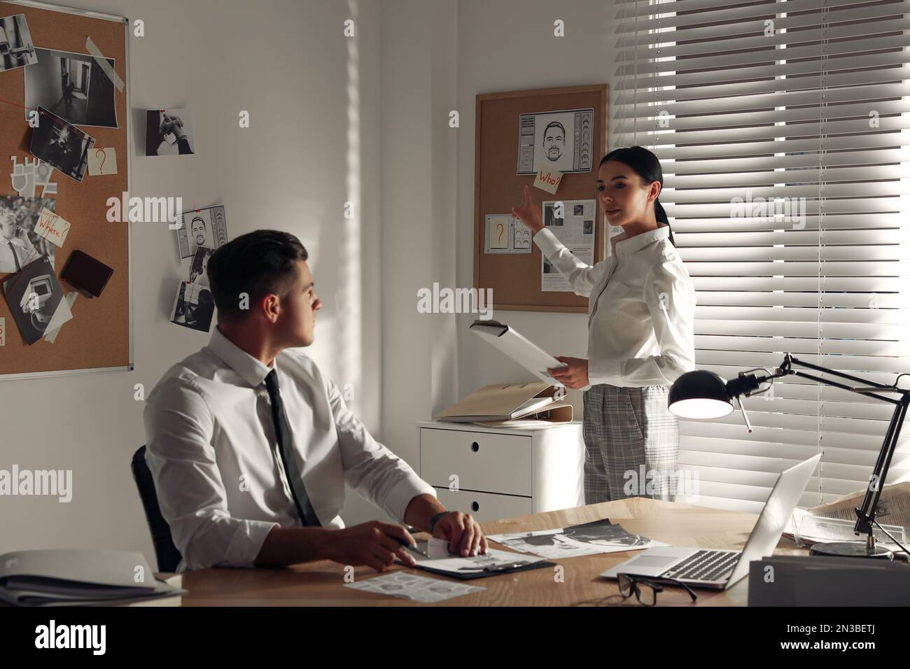 Detectives evidence photos hi-res stock photography and images - Alamy