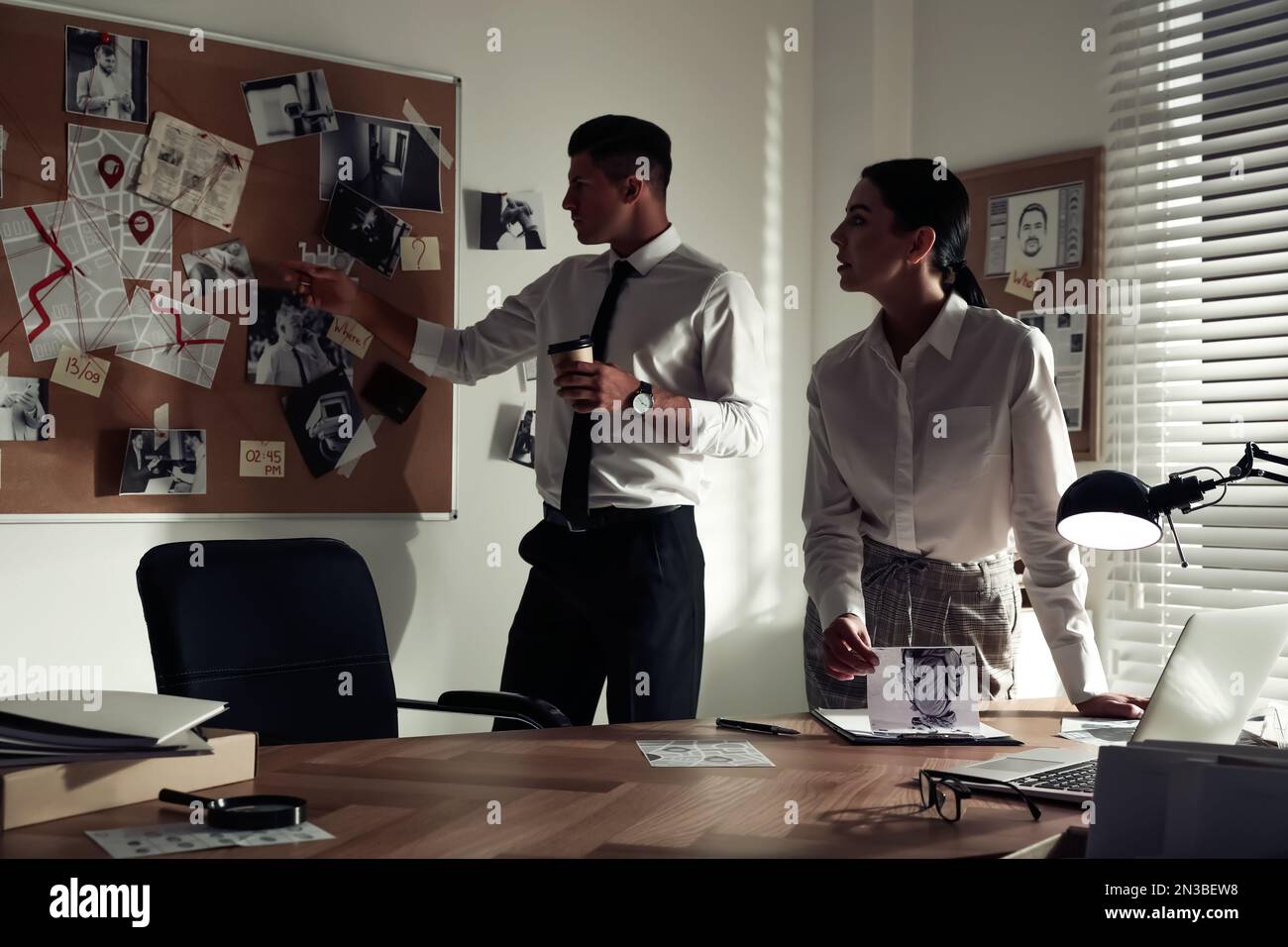 Detectives evidence photos hi-res stock photography and images - Alamy