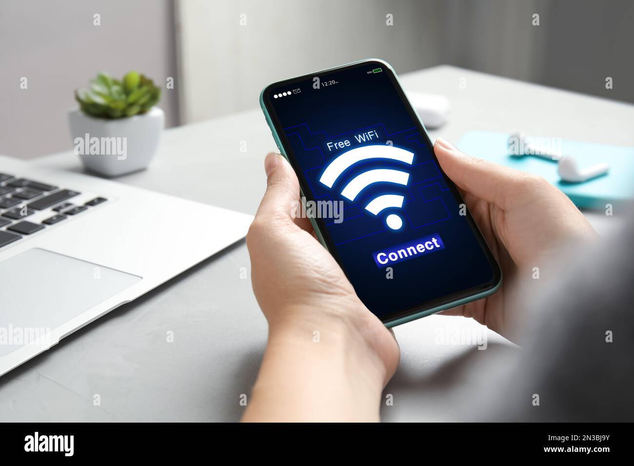 Connecting to wifi hi-res stock photography and images - Alamy