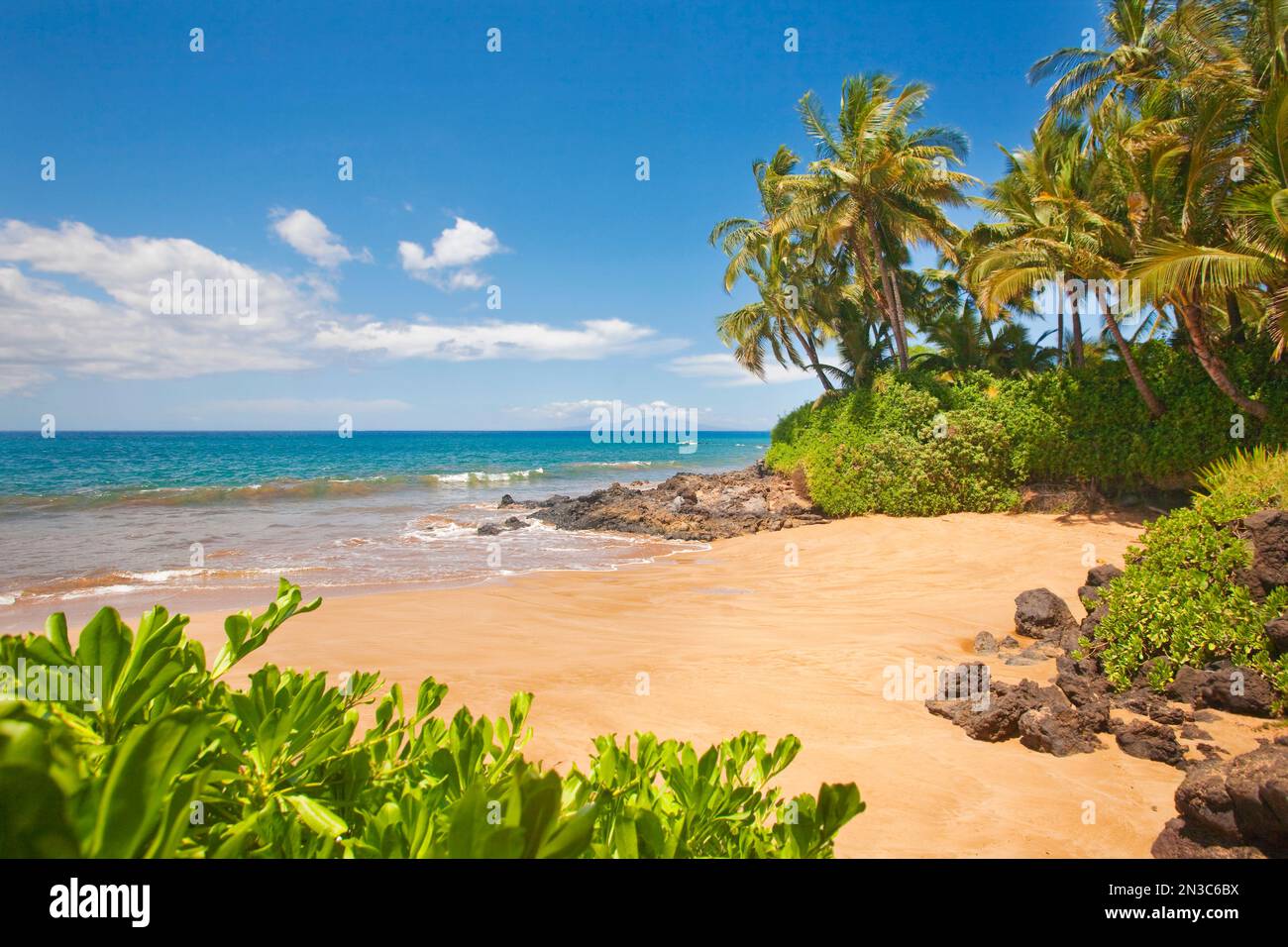 Small, sandy Chang's Beach near Po'olenalena Beach with oceanfront ...