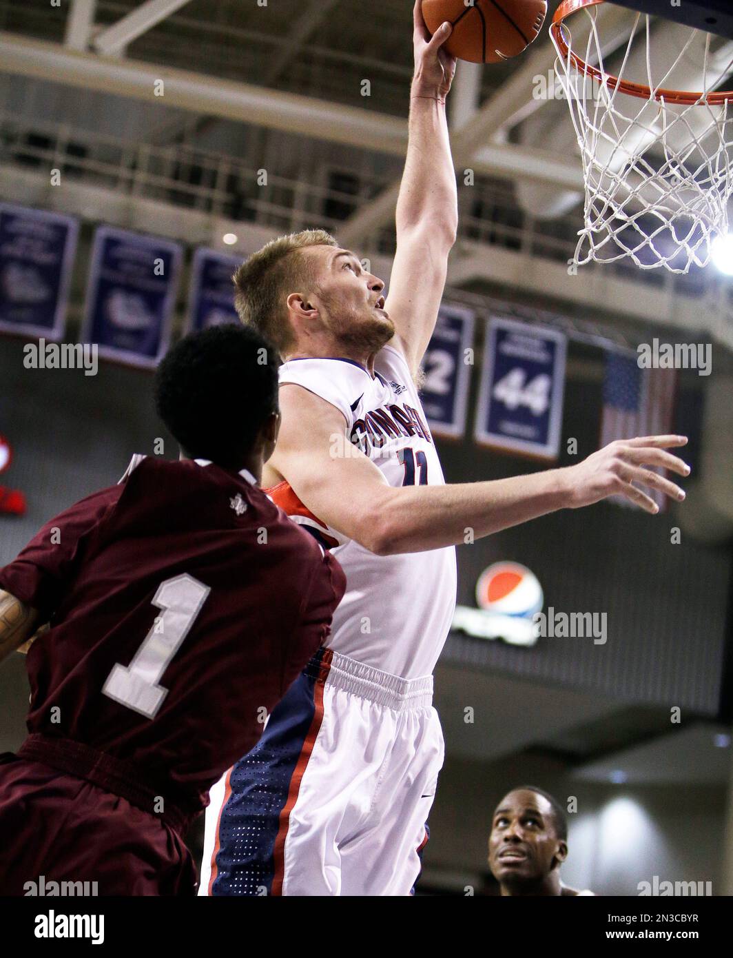 Gonzaga's Domantas Sabonis (11) dunks against Texas Southern during the first half of an NCAA ...