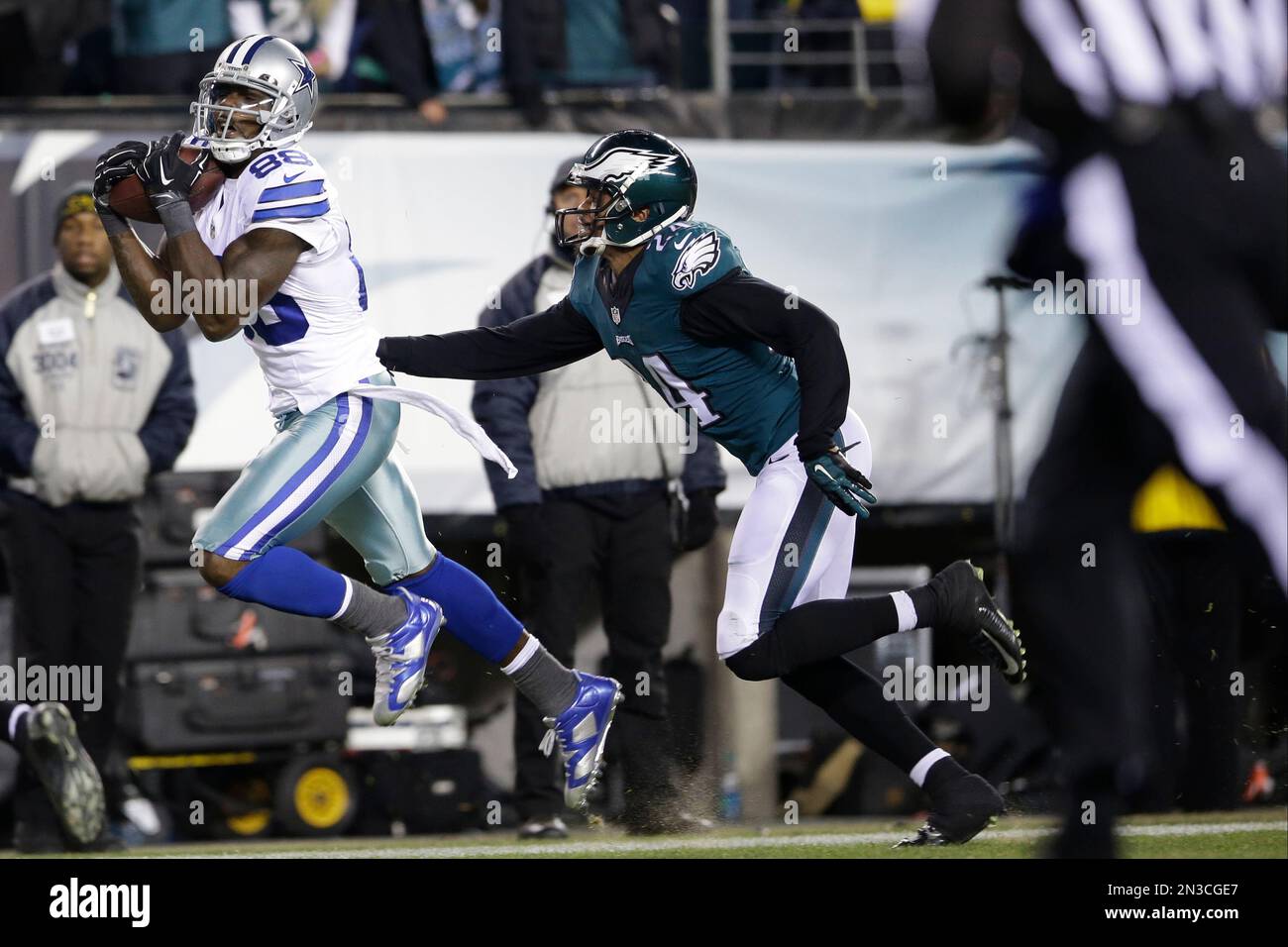 Dallas Cowboys' Dez Bryant (88) pulls in a touchdown against ...
