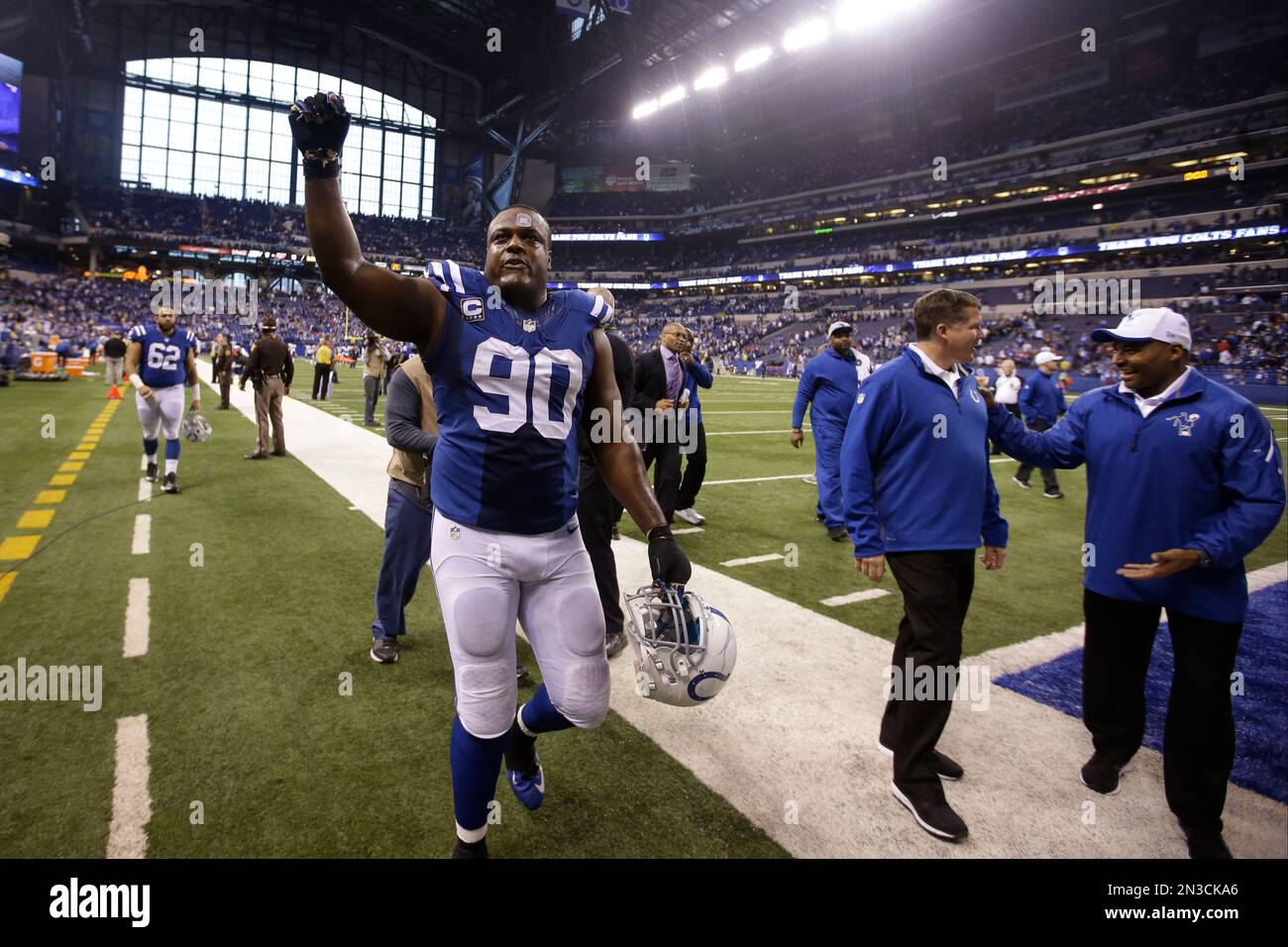 Indianapolis Colts defensive end Cory Redding waves to fans as he ...