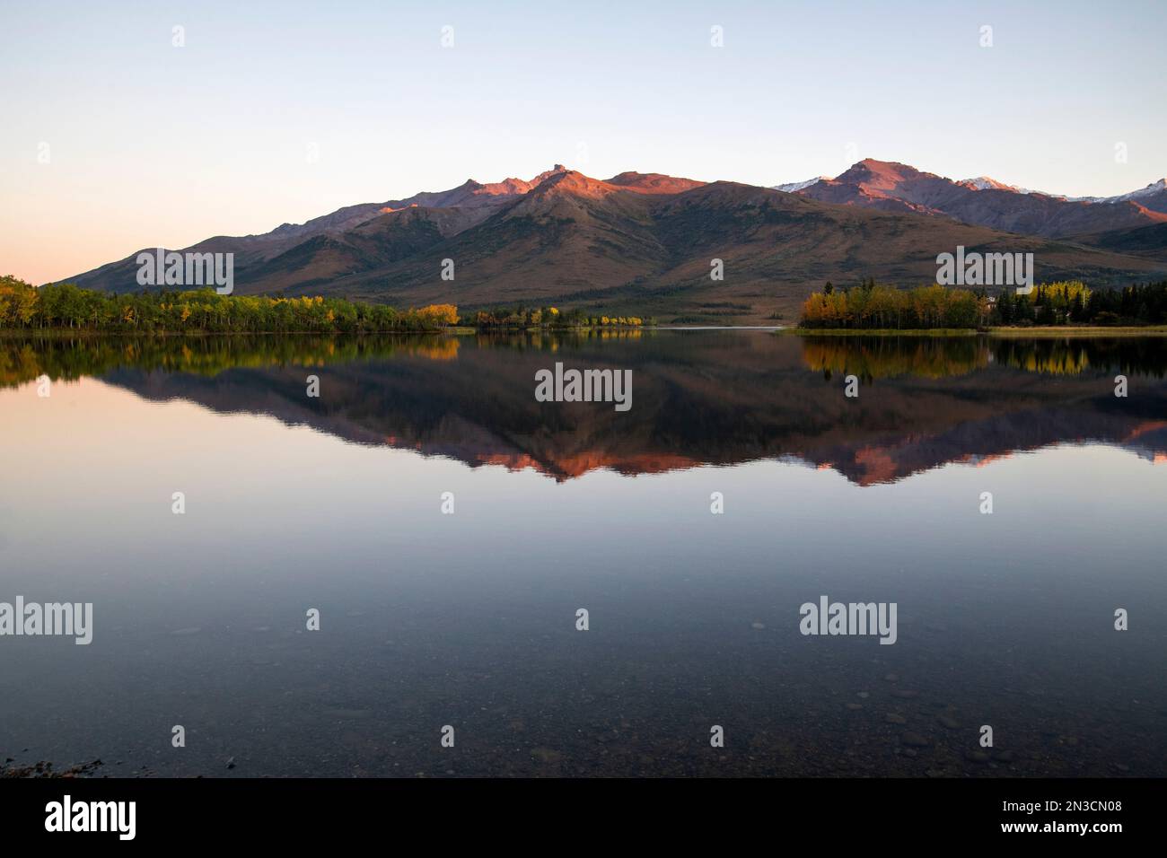 Scenic view of the mountains of Denali National Park and the fall ...