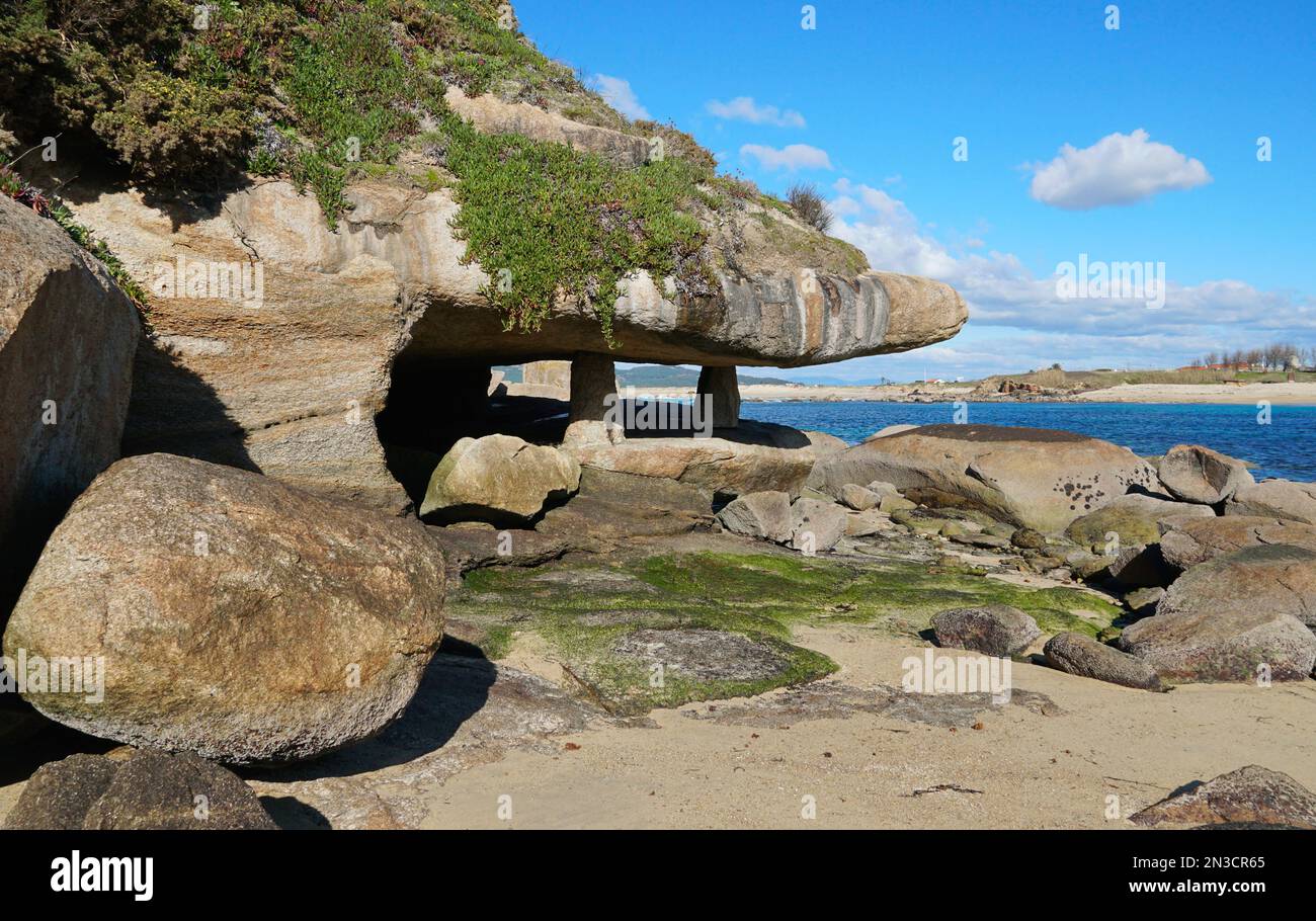 Rock formation on the ocean shore, Atlantic coast, Sanxenxo, Rias ...