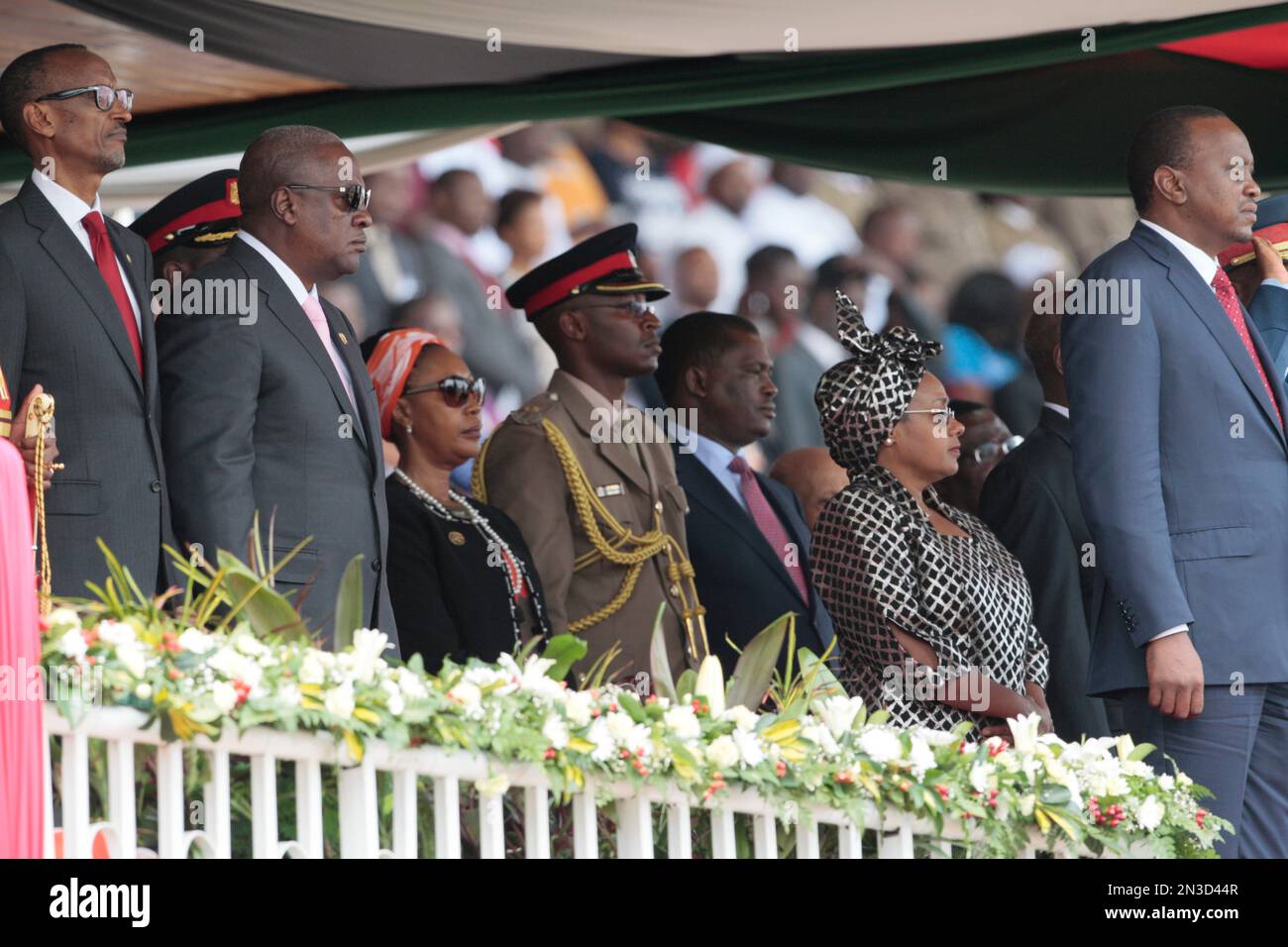 Kenyan President Uhuru Kenyatta, right, Rwandan President, Paul Kagame, left, Ghanian President ...