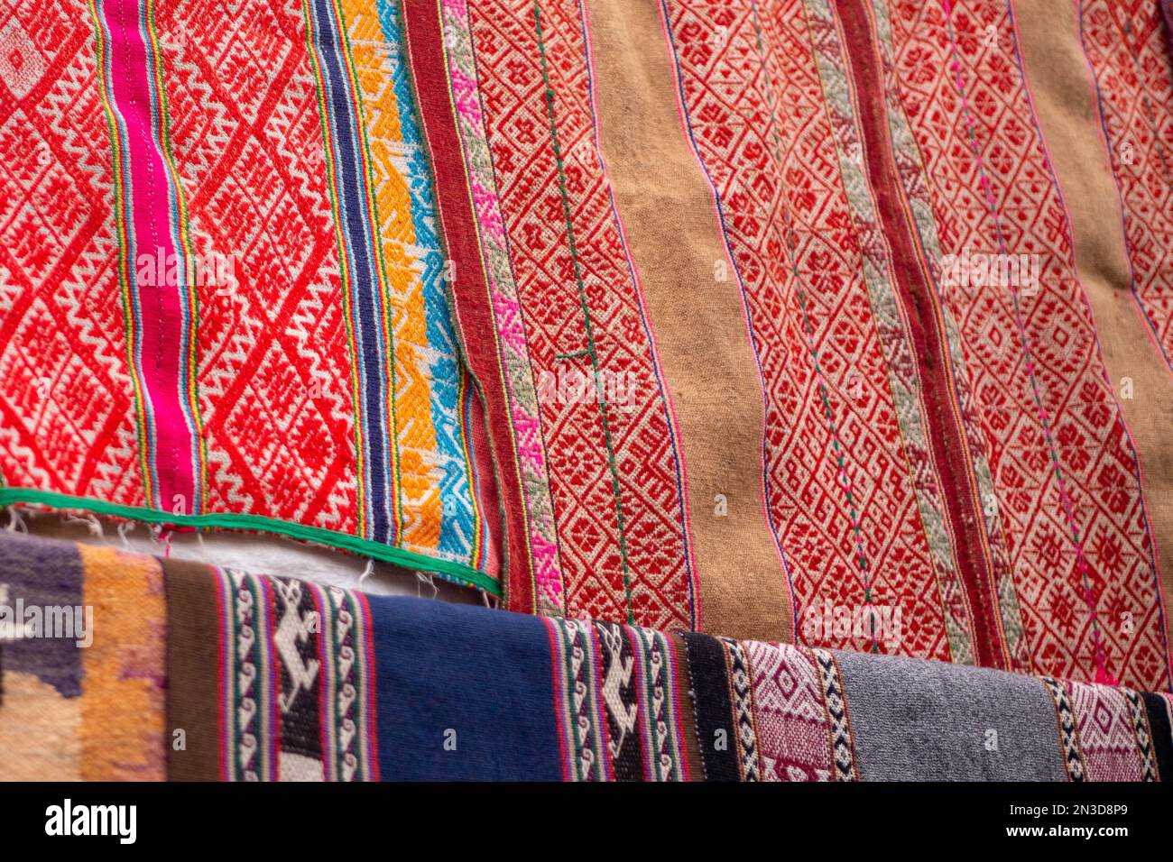 Peruvian textiles hi-res stock photography and images - Alamy