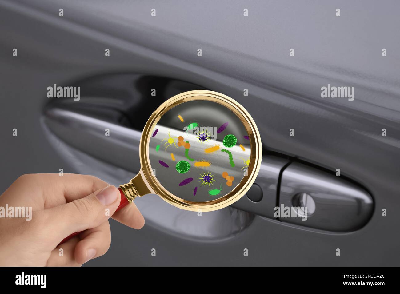 Magnifying glass and car hi-res stock photography and images - Alamy