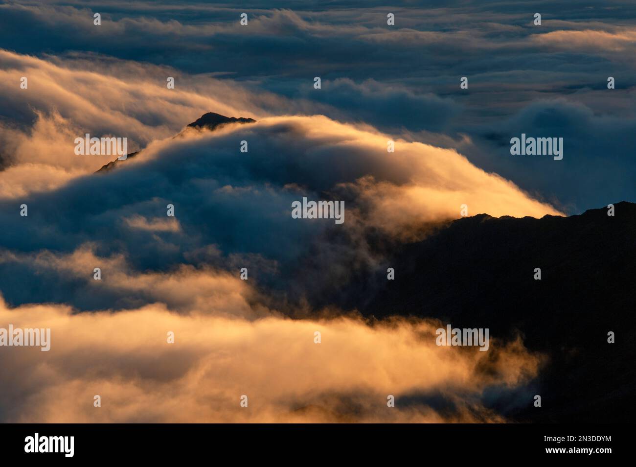 Aerial view of hawaii volcanoes national park hi-res stock photography ...