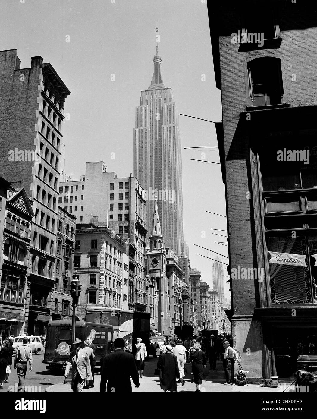 The Empire State Building in New York City, world's tallest building ...