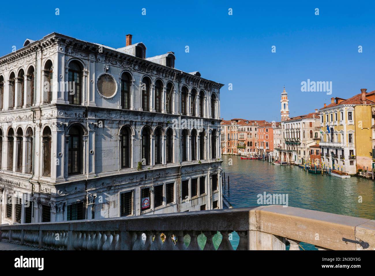 Camerlenghi Palace building and Grand Canal from Rialto Bridge in ...
