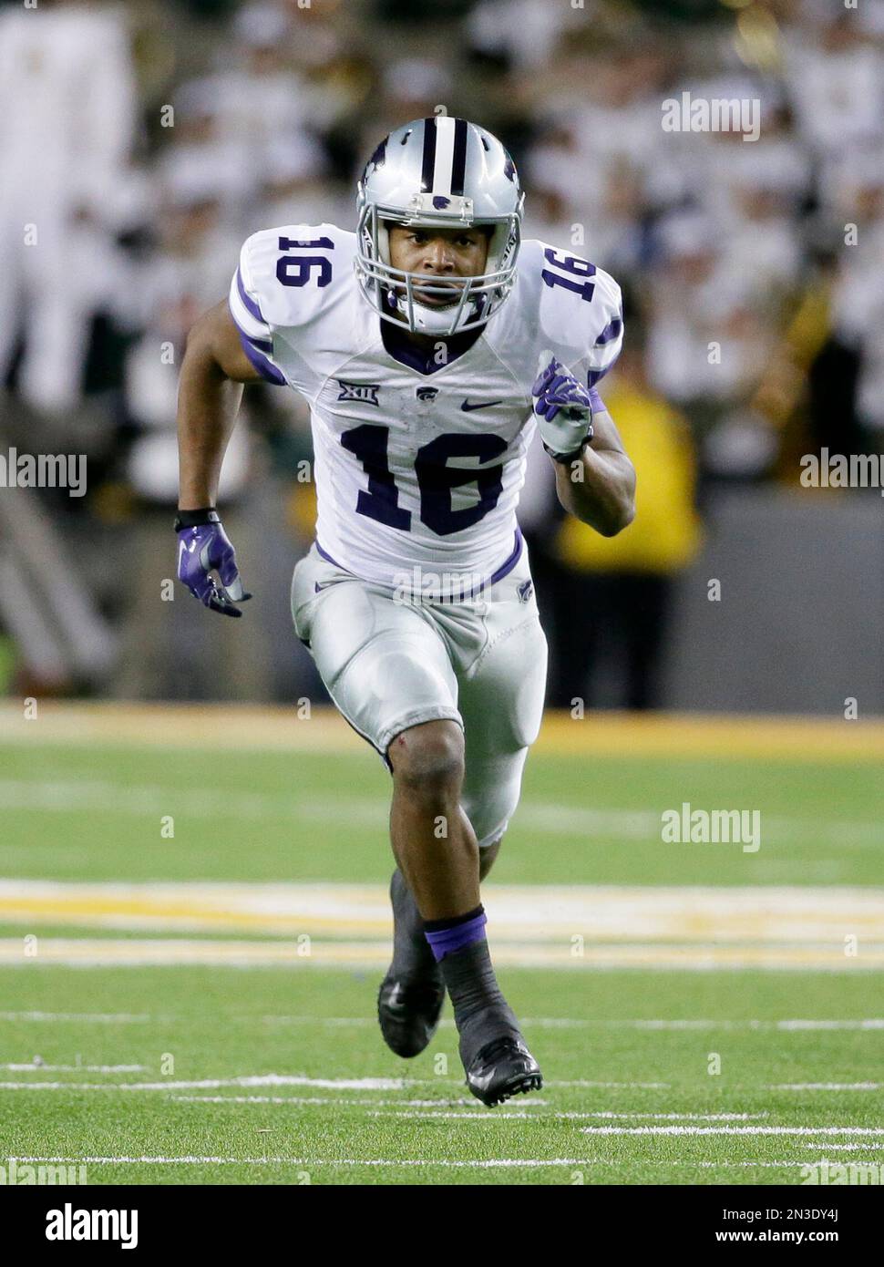 Kansas State wide receiver Tyler Lockett (16) runs a route during an ...