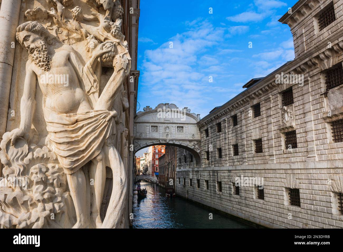 Legendary, Bridge of Sighs over the Rio di Palazzo, between Doge's ...
