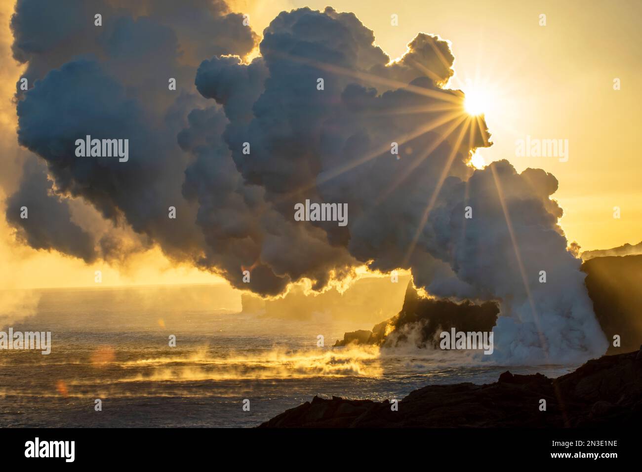 Lava ocean entry on the Big Island of Hawaii lights up the darkness and ...